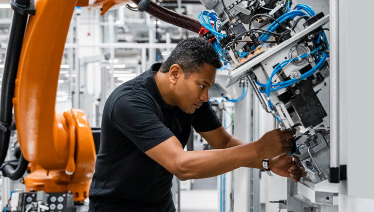 Why Pursue a Career in Robotics? | Excelsior University